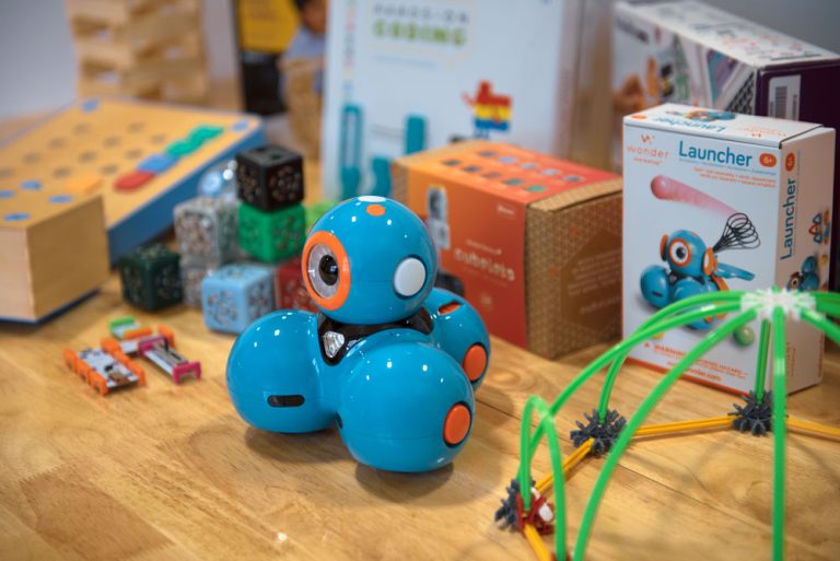 MackinMaker: STEAM & Makerspace Products for STEM Education