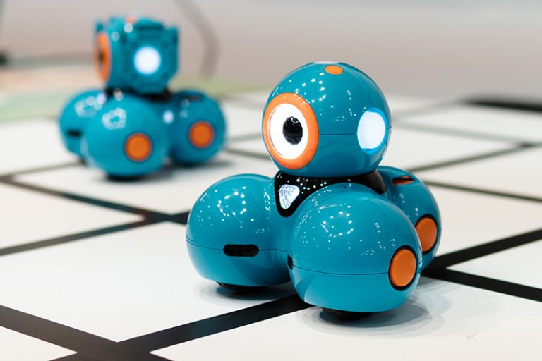 MackinMaker: STEAM & Makerspace Products for STEM Education